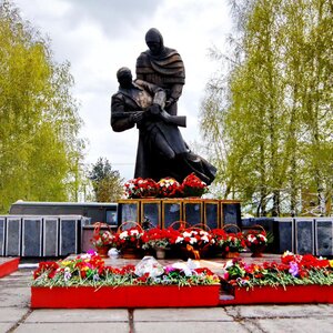 парк Победы (Kemerovo — Kuzbass Region, Topki, park Pobedy), kültür ve eğlence parkları  Topki'den