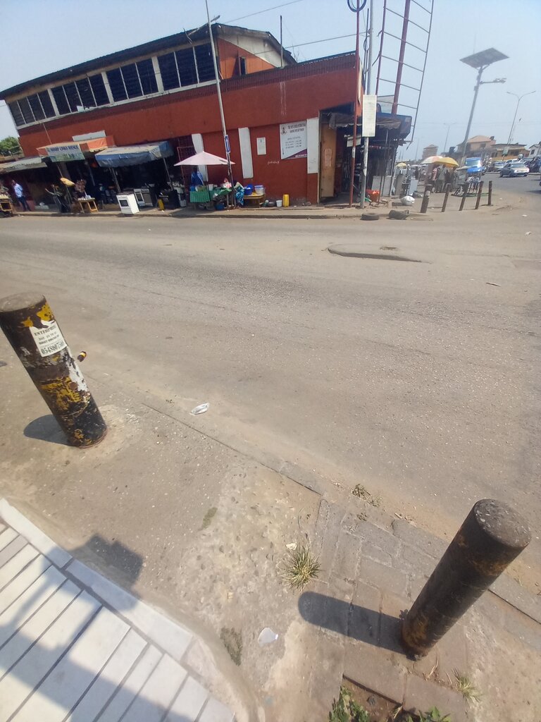 Yapı mağazası Sharp Links, Akra, foto