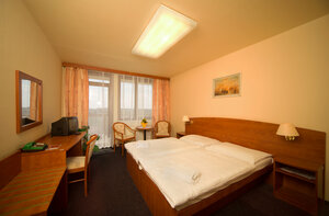 Hotel Krystal (José Martího No:407/2, Prague), otel  Prag'dan