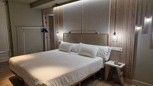 Imi Hotel & SPA (Lugar Campo De Reza No:17, Coles), otel  Ourense'den