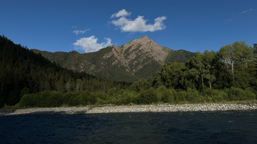 Dağ zirvesi Mount Kosaya, Karaçay‑Çerkez Cumhuriyeti, foto