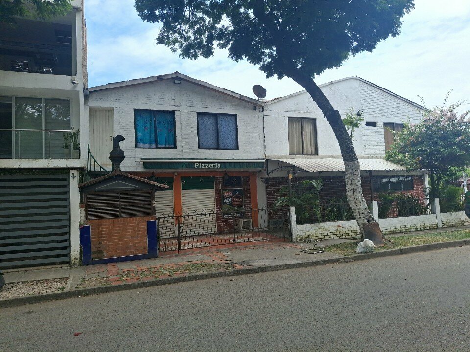 Pizzacılar Pizza Zio, Cali, foto