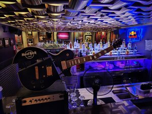 Hard Rock Cafe (Deák Ferenc utca No:3), restoran  Budapeşte'den
