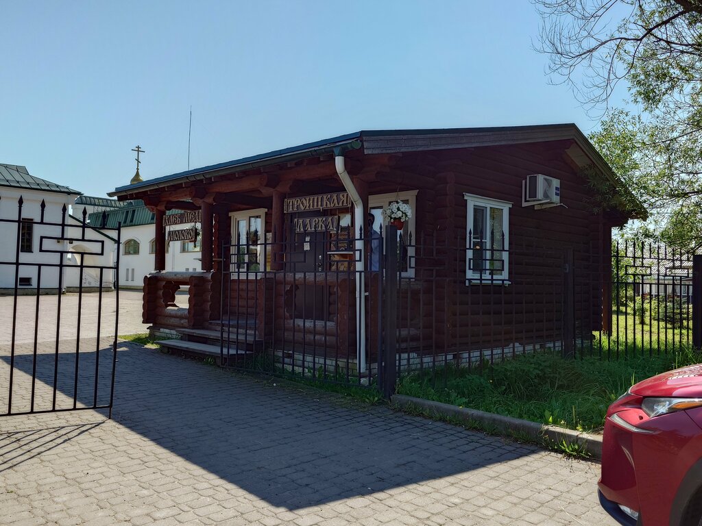 Ekmek fırını Киоск по продаже выпечки Свято-Троицкого прихода, Kolpino, foto