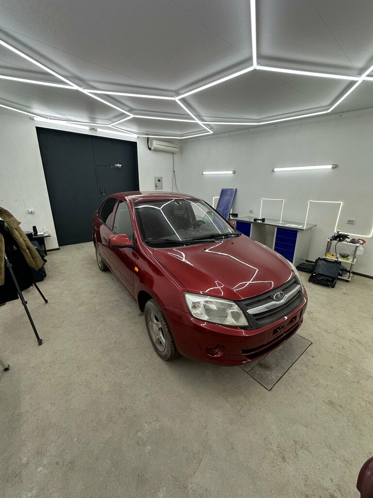 Oto kaporta AutoHouse. Lip, Lipetsk, foto