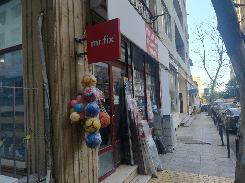 Yapı mağazası Inşaat və Təsərrüfat Malları, Bakü, foto