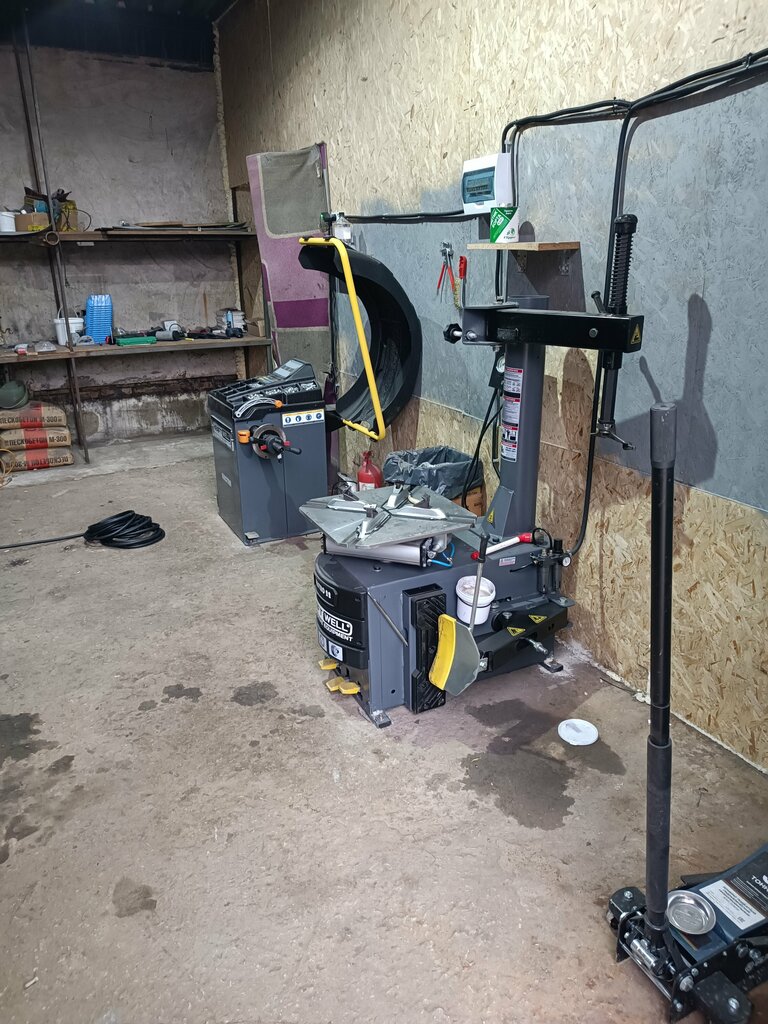 Oto lastik tamiri Нева Комп, Balaşiha, foto