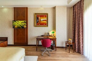 Wellborn Luxury Hotel (Kocaeli, Başiskele, Körfez Mah., Cevher Dudayev Cad., 53), otel  Başiskele'den