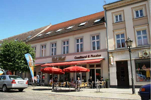 Spor ve eğlence merkezi Café Huth Conditorei & Pension GbR, Neuruppin, foto