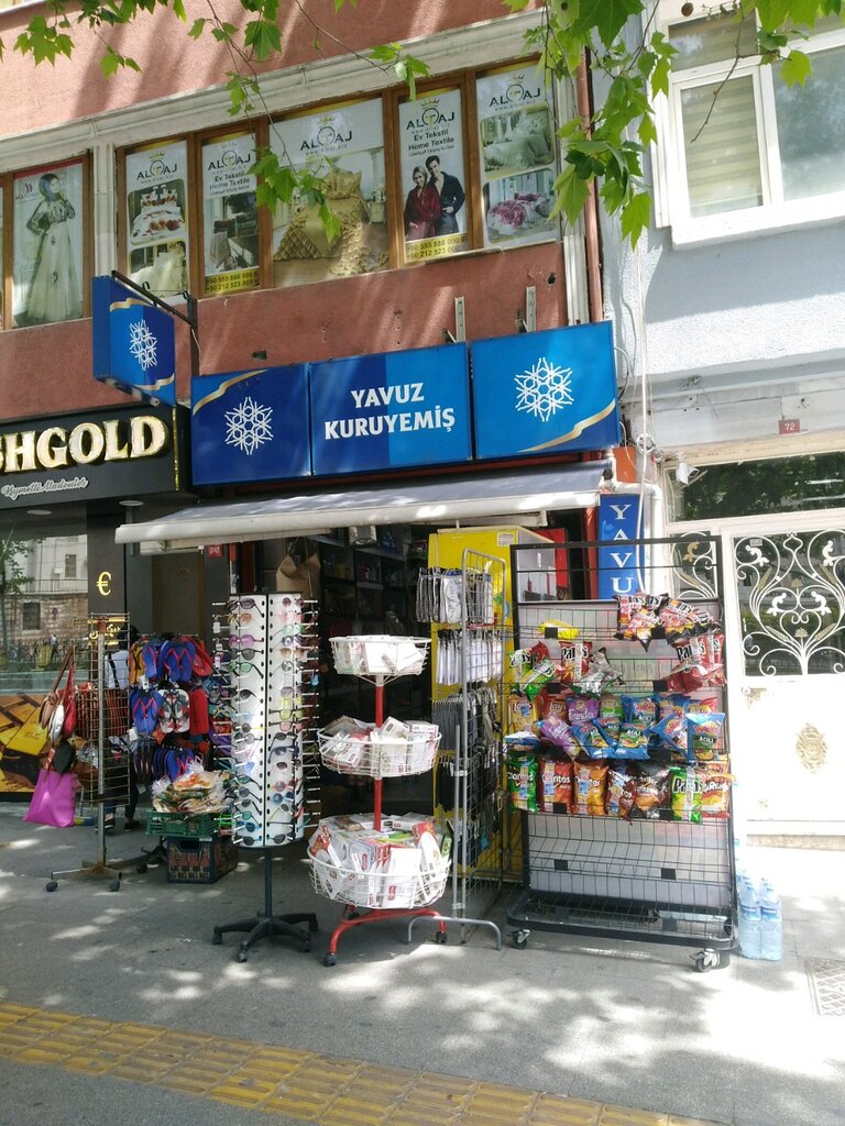 Alkollü içecekler Yavuz Tekel Bayii, İstanbul, foto