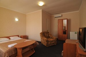 Iva (Набережная улица No:3А, посёлок городского типа Коктебель), otel  Kırım Cumhuriyeti'nden