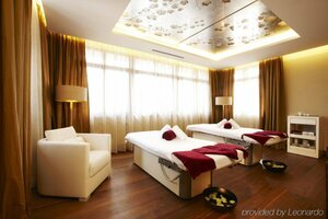 Wald & Schlosshotel Friedrichsruhe (Baden-Württemberg, Hohenlohekreis, Kärcherstraße), otel  Baden‑Wurttemberg'den