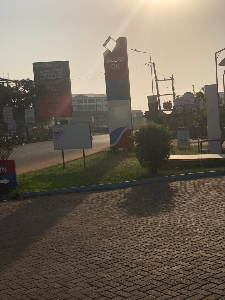 Benzin istasyonu Glory Oil Spintex, Dünya, foto