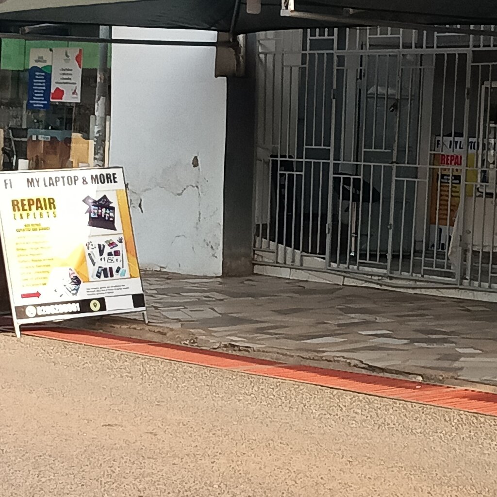 Bilgisayar teknik servisleri Fix My Laptop and More, Dünya, foto
