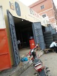 Ets Hm (Brazzaville, Commune de Moungali, Kimpandzou Rue), jant ve lastikçiler  Brazzaville'den