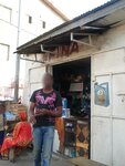 Ets Fina (Brazzaville, Commune de Ouenzé, Rue Campement), yağlama ürünleri  Brazzaville'den