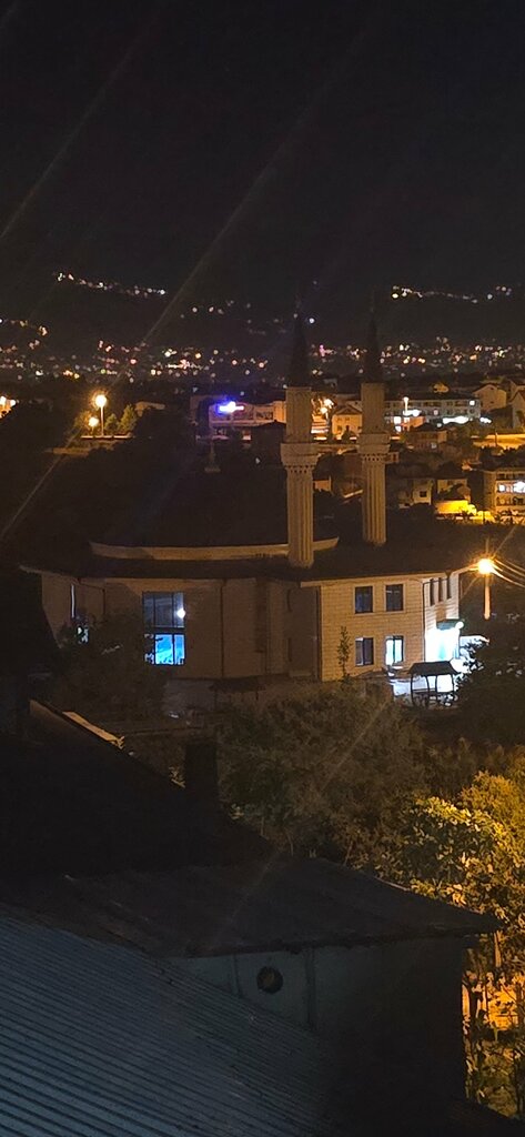 Cami Uzuntarla kiremit hane camii, Kartepe, foto