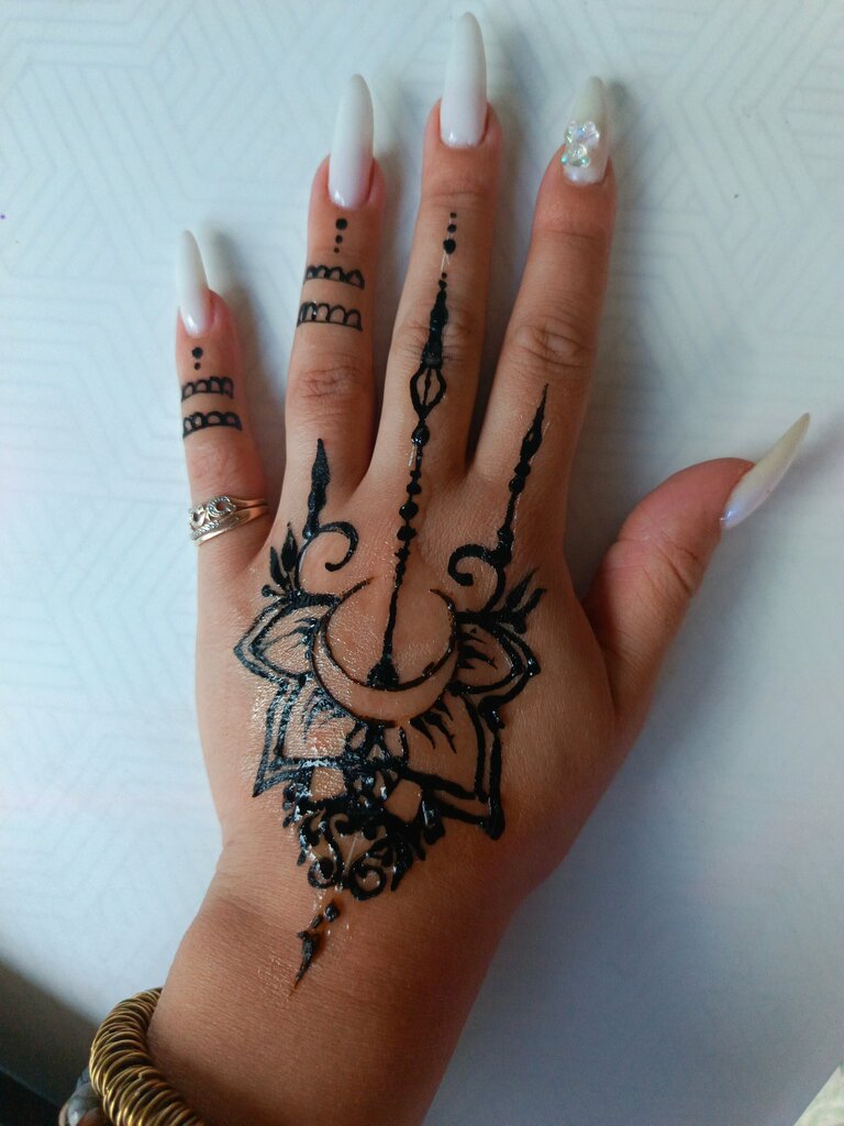 Stil uzmanı, makyöz Make Arts, Novosibirsk, foto