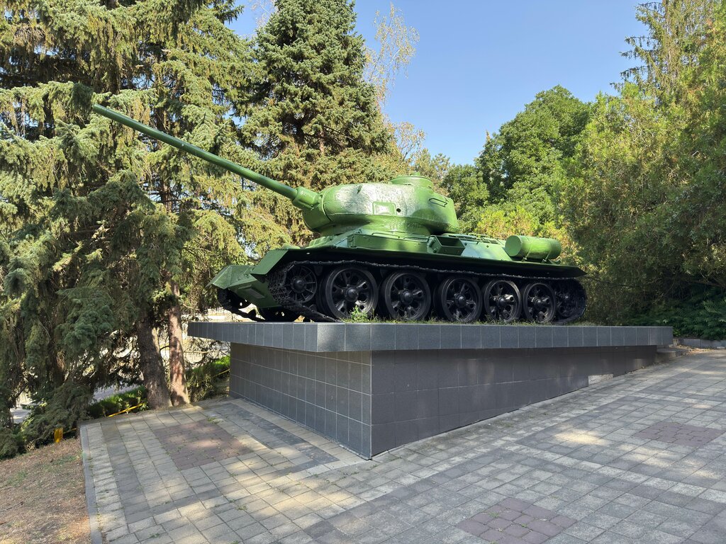 Teknoloji anıtı Танк Т-34-85, Pyatigorsk, foto
