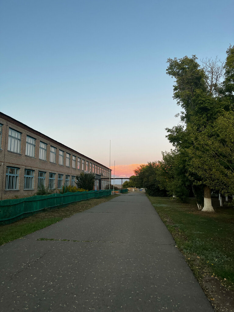 Ortaokul Shkola obshcheobrazovatelnaya srednyaya, Orenburgskaya oblastı, foto