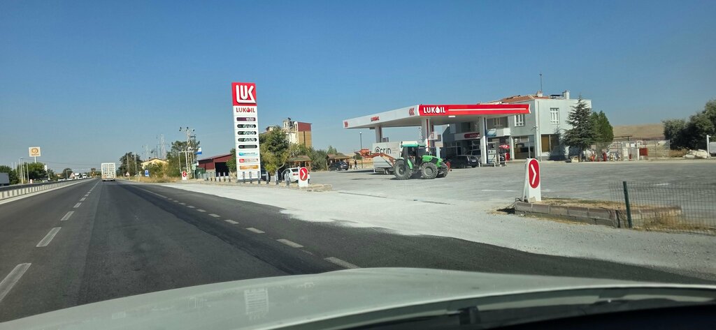 Benzin istasyonu Lukoil, Konya, foto