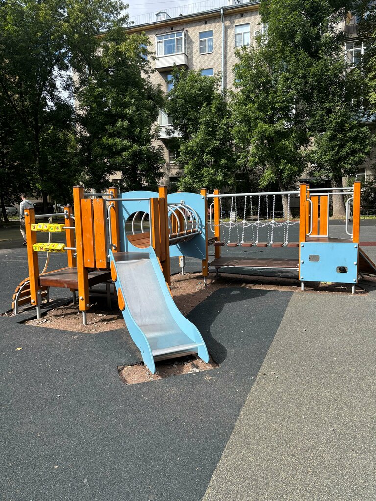 Oyun alanı Playground, Saint‑Petersburg, foto