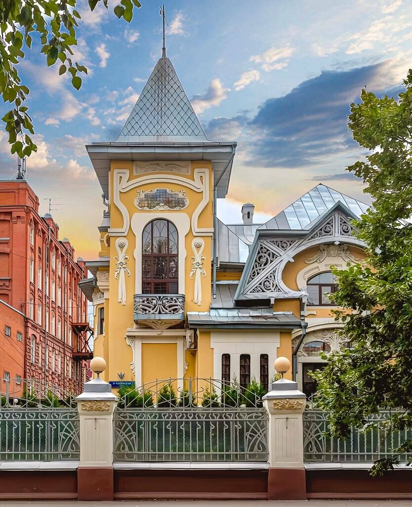 Anıt, heykel Дом управляющего при конфетной и макаронной фабриках И. Л. Динга, Moskova, foto