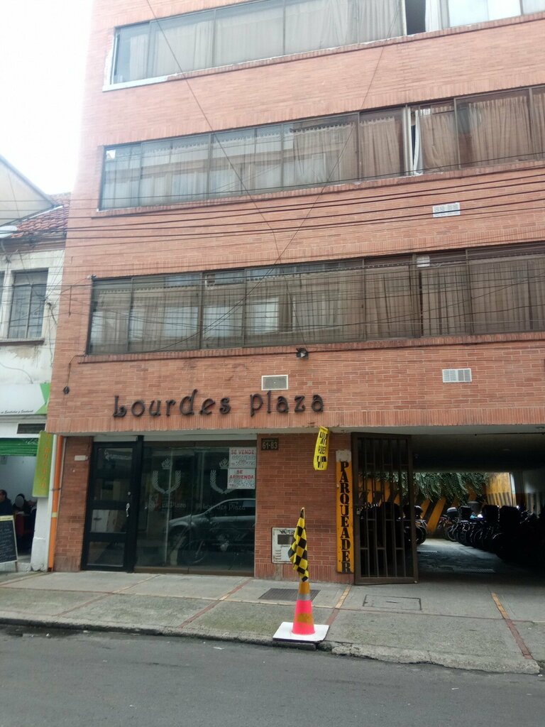 Konut blokları Edificio Lourdes Plaza, Bogota, foto