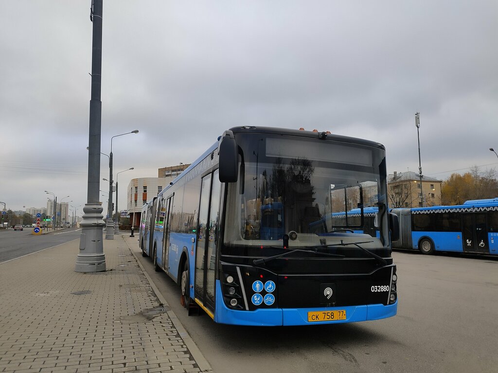 Toplu taşıma yönetimi ve bakımı Конечная автобусная станция Холмогорская улица, Moskova, foto