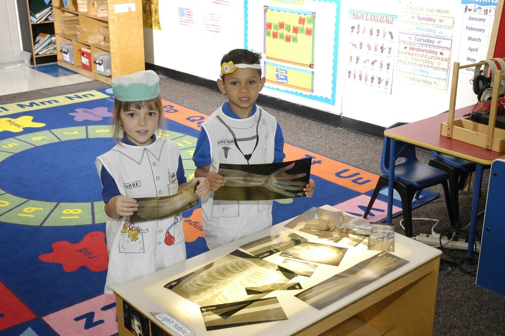 Ortaokul Woodcrest Preschool, Kaliforniya Eyaleti, foto