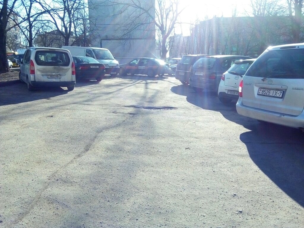 Otoparklar Parking lot, Minsk, foto