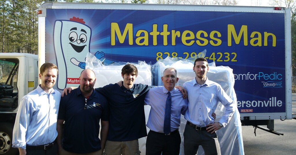 Banyo mobilyaları Mattress Man Stores, Kuzey Carolina Eyaleti, foto