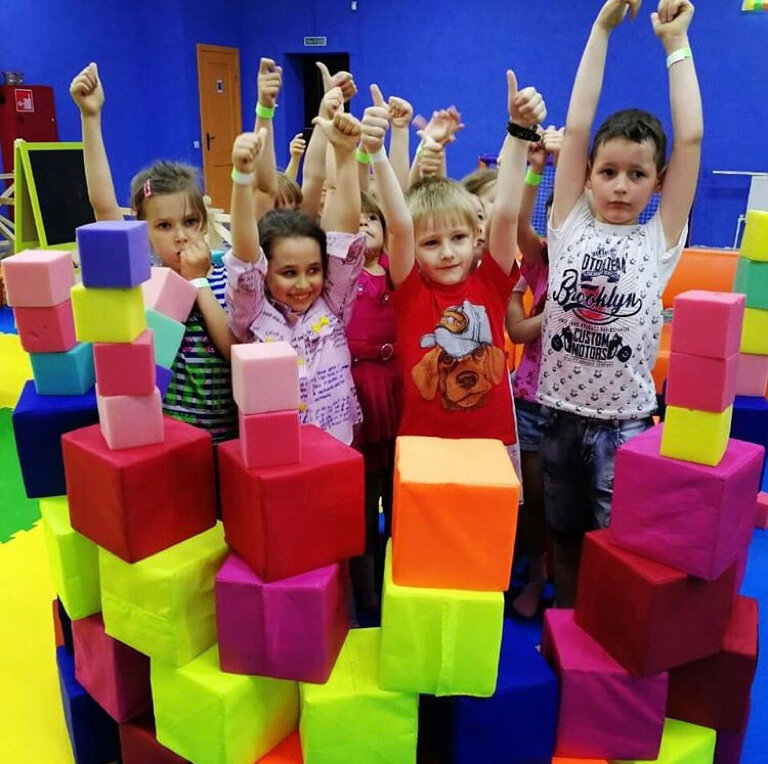 Oyun alanı Labirint Land, Krasnodarski krayı, foto