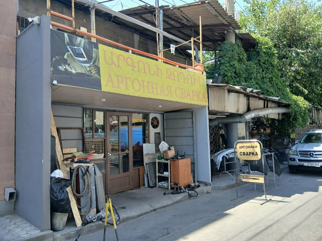 Oto döşeme Պլաստմասե շթերի վերանորոգում, Erivan, foto