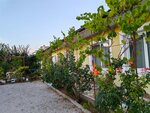 Villa Laura (Новая улица No:62, село Поповка), konuk evi  Kırım Cumhuriyeti'nden