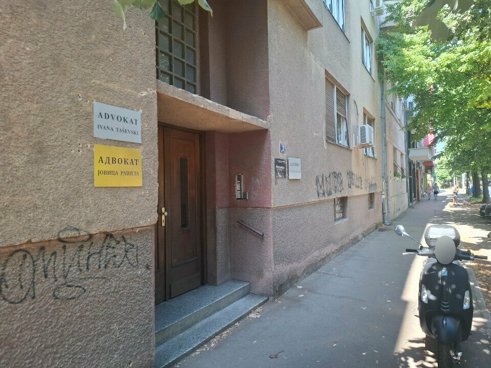 Avukatlar Milan Kaluđerski, Novi Sad, foto