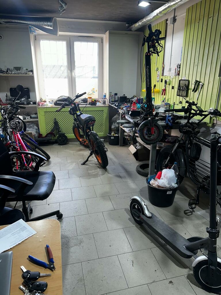 Kişisel elektrikli araç tamiri Suvorovskiyscooter Service, Rostov‑na‑Donu, foto