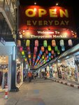 Thepprasit Night Market (Chon Buri, Pattaya, rayon yug), giyim pazarı  Pattaya'dan