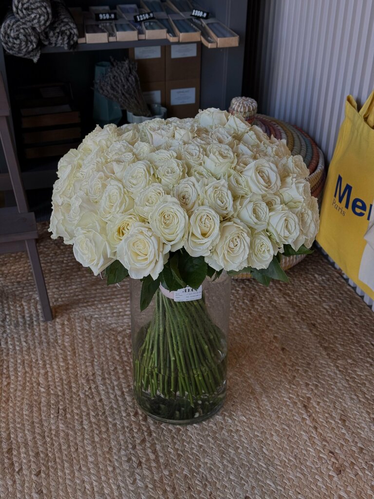 Çiçekçiler Flora Les, Moskova ve Moskovskaya oblastı, foto