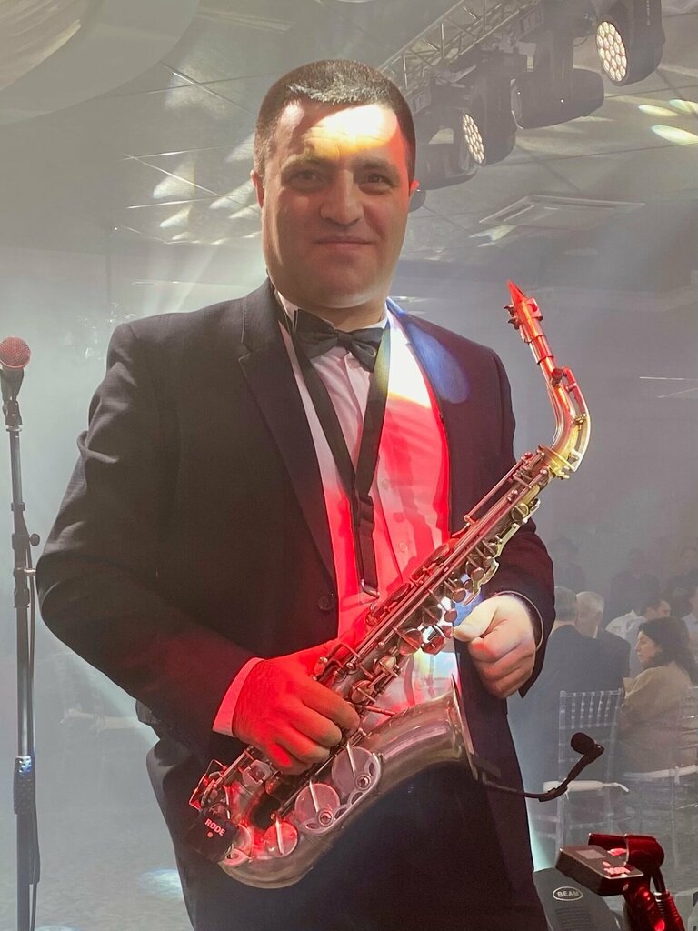 Müzik ve dans grupları Саксофонист Роман Манукян, Krasnoyarski krayı, foto