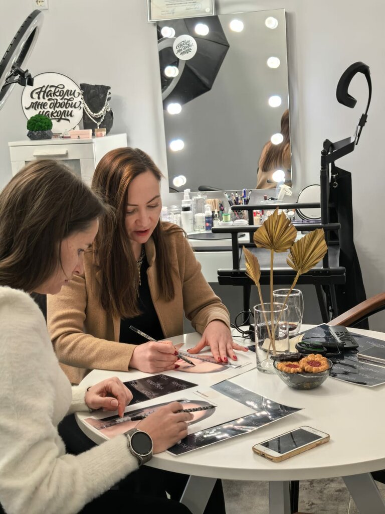 Kalıcı makyaj stüdyosu Vika Venevtseva Permanent, Moskova, foto