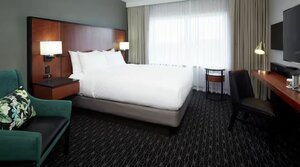 Best Western Plus Montreal Airport Hotel (Quebec, Administrative region of Montreal, ville de Dorval), otel  Dorval'den