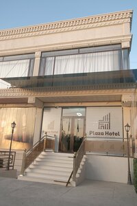 Plaza Hotel (Buyuk Turon Street No:3/31, Karshi), otel  Karşı'dan