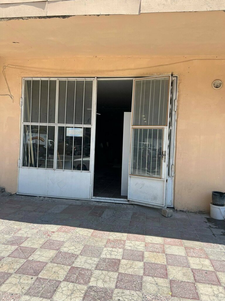 Yapı malzemeleri pazarı Tikinti ve inşaat malları Mağazası, Bakü, foto
