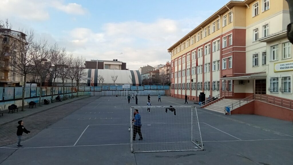 Lise Mimar Sinan Anadolu İmam Hatip Lisesi, İstanbul, foto