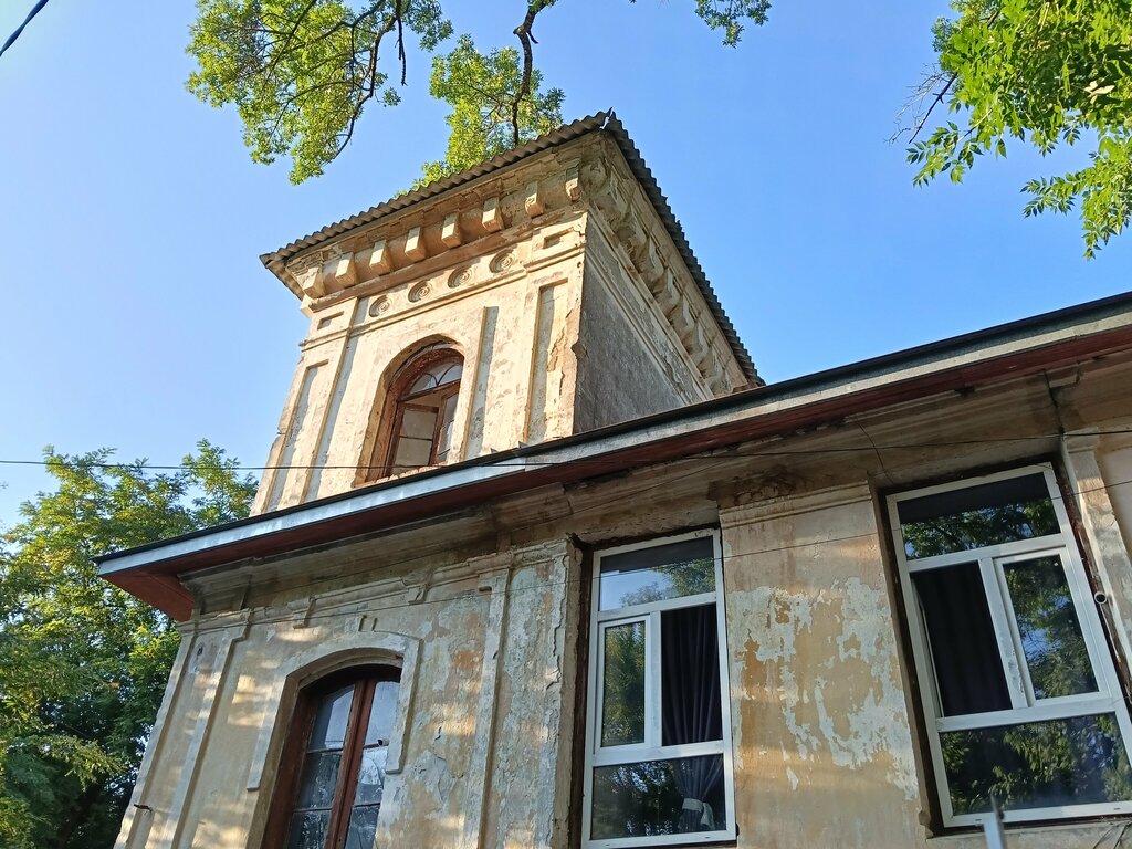 Turistik yerler Дом управляющего царским имением Успенского, Soçi, foto