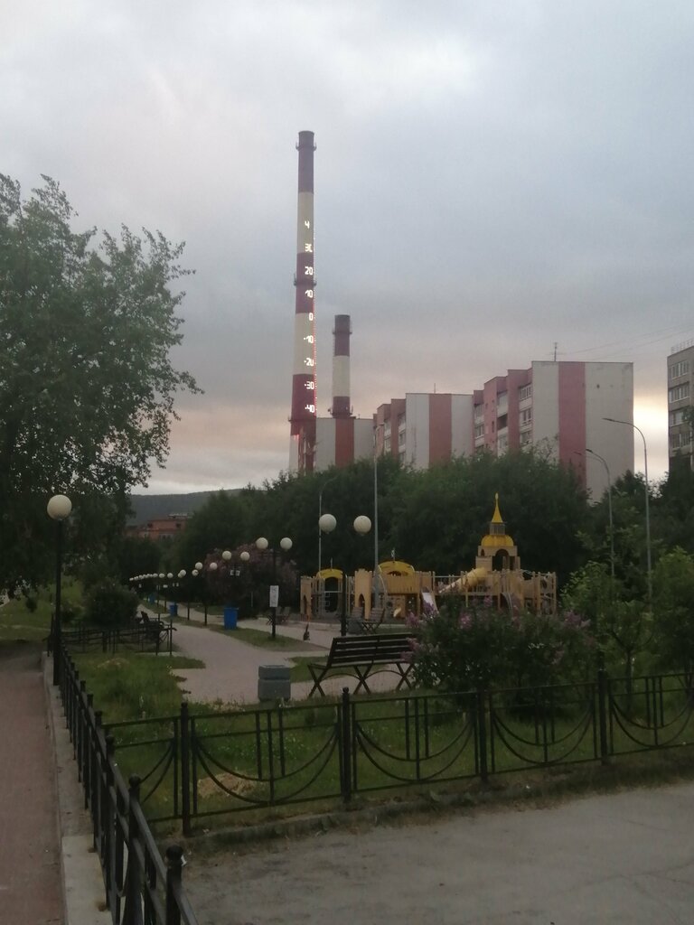 Park, sokak heykeli На севере жить!, Coca, foto