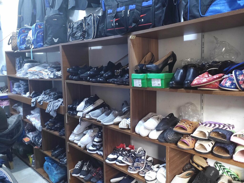 Giyim mağazası Geyim ve ayaqqabi, Bakü, foto