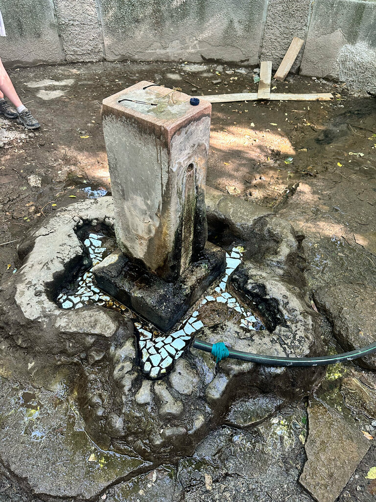Pınar, çay Spring, stream, Kotayk, foto