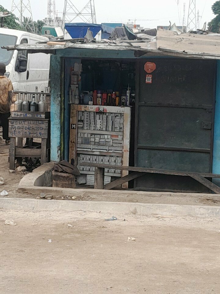 Elektrik ve elektrikli ürün mağazası Shop, Abican, foto